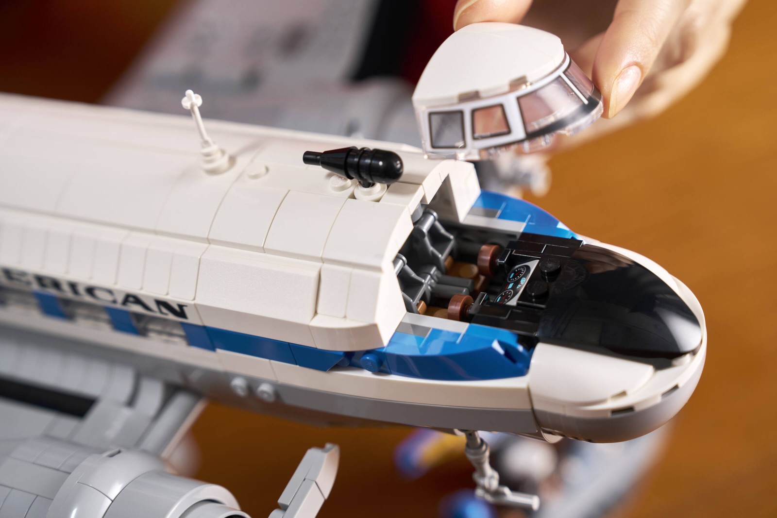LEGO 11378 Icons Samolot pasażerski Douglas DC-3 PAN AM