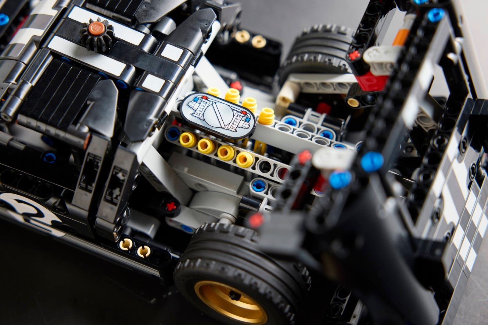 LEGO 42223 Technic Samochód wyścigowy 1966 Ford GT40 MKII